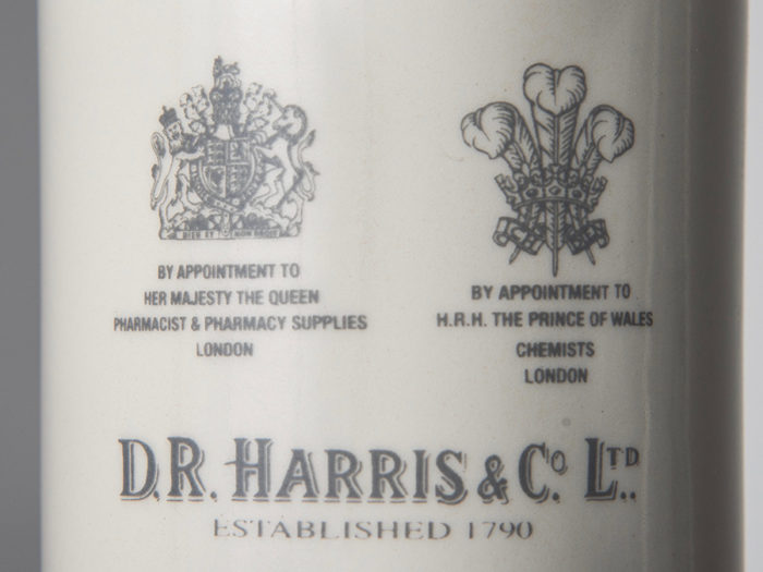 ロンドンの老舗薬局200年以上愛され続けるD.R.HARRIS | ToKoSie ー トコシエ