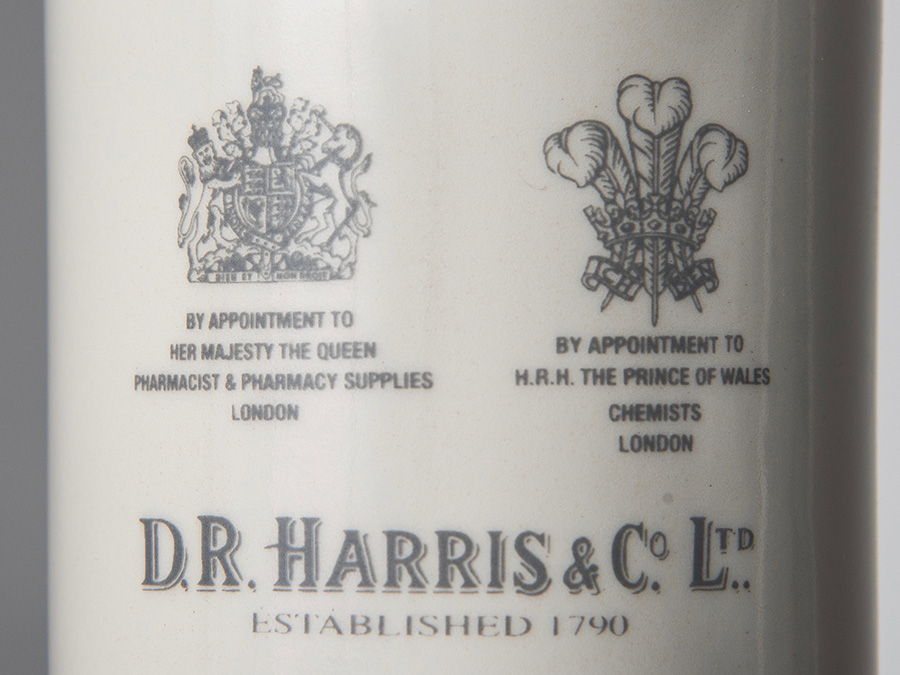 ロンドンの老舗薬局200年以上愛され続けるD.R.HARRIS | ToKoSie ー トコシエ