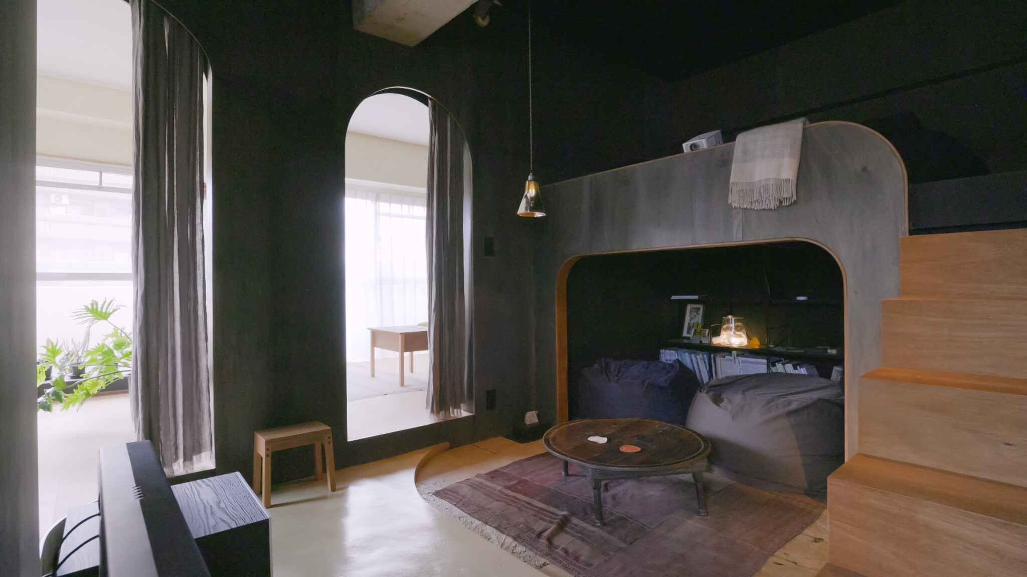 リノベーション Room Tour #025 【動画企画】建築ユニットのリノベ。 明るい部屋に”洞窟”が誕生 | ToKoSie ー トコシエ