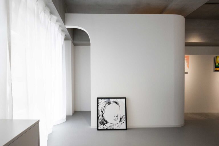 アートから考えたリノベーション作品を楽しみ、今を楽しむギャラリーとしての住空間 | ToKoSie ー トコシエ