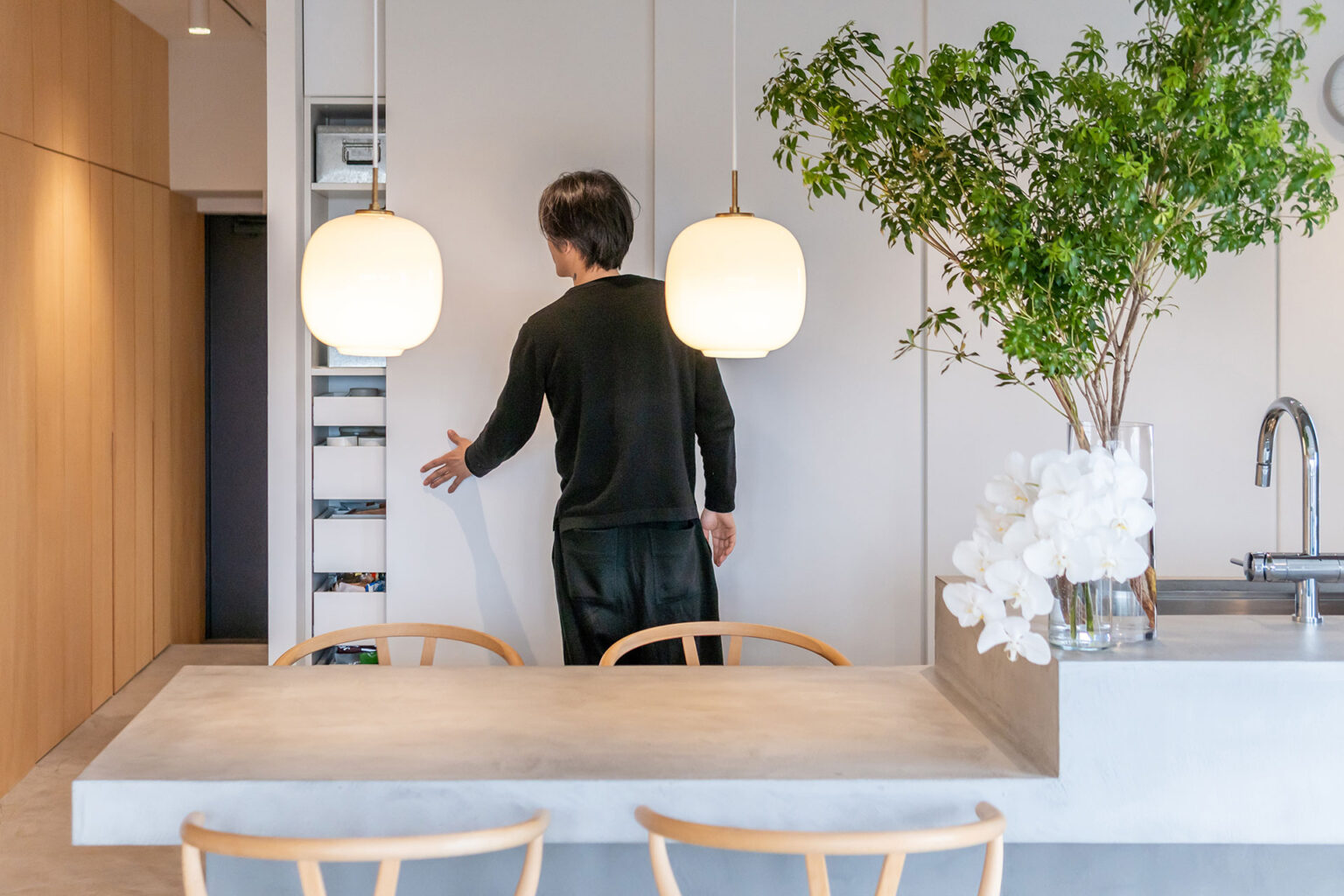 家族3人の76㎡リノベーションLDKと寝室を、木の壁で大胆に仕切る。 | ToKoSie ー トコシエ