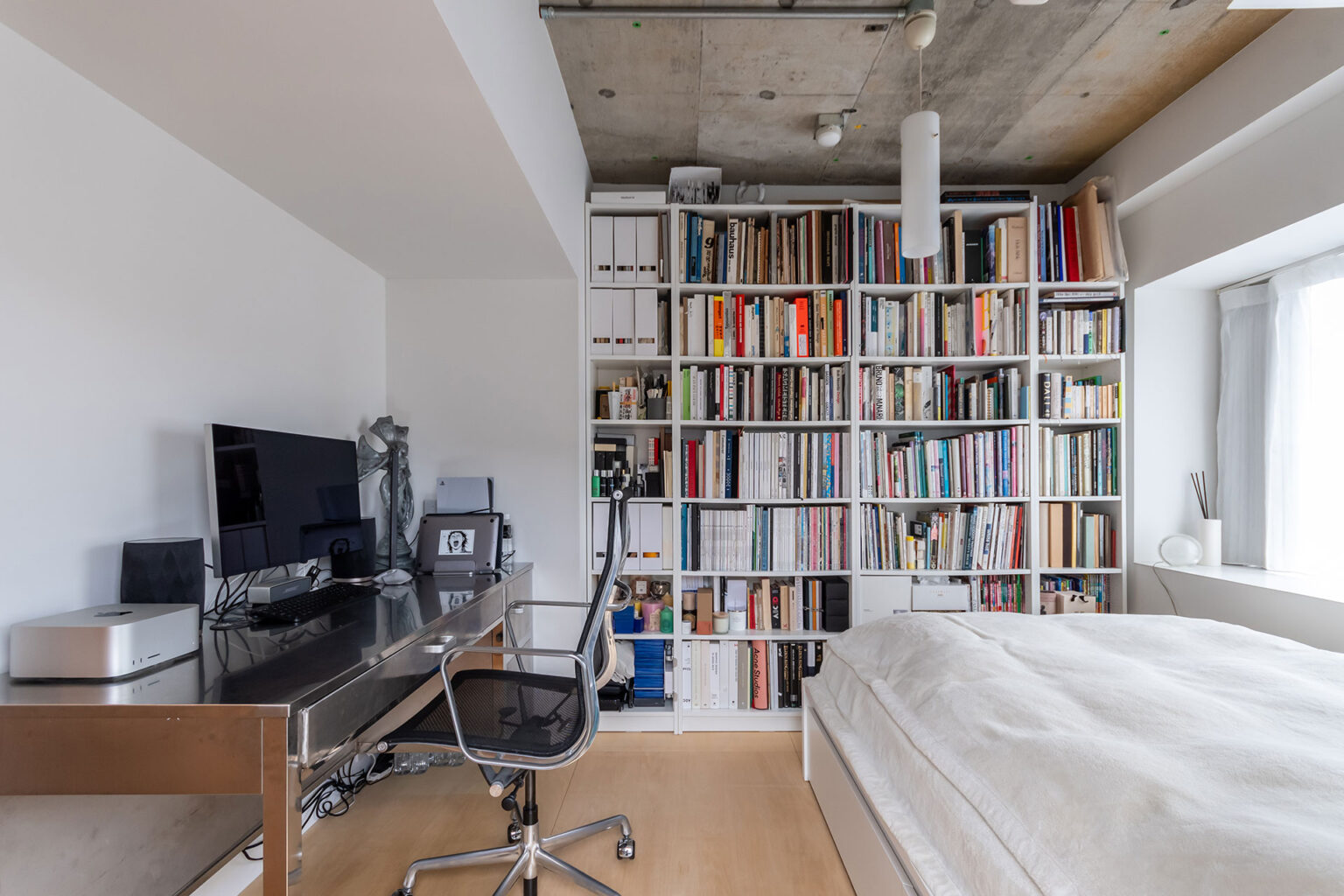 家族3人の76㎡リノベーションLDKと寝室を、木の壁で大胆に仕切る。 | ToKoSie ー トコシエ