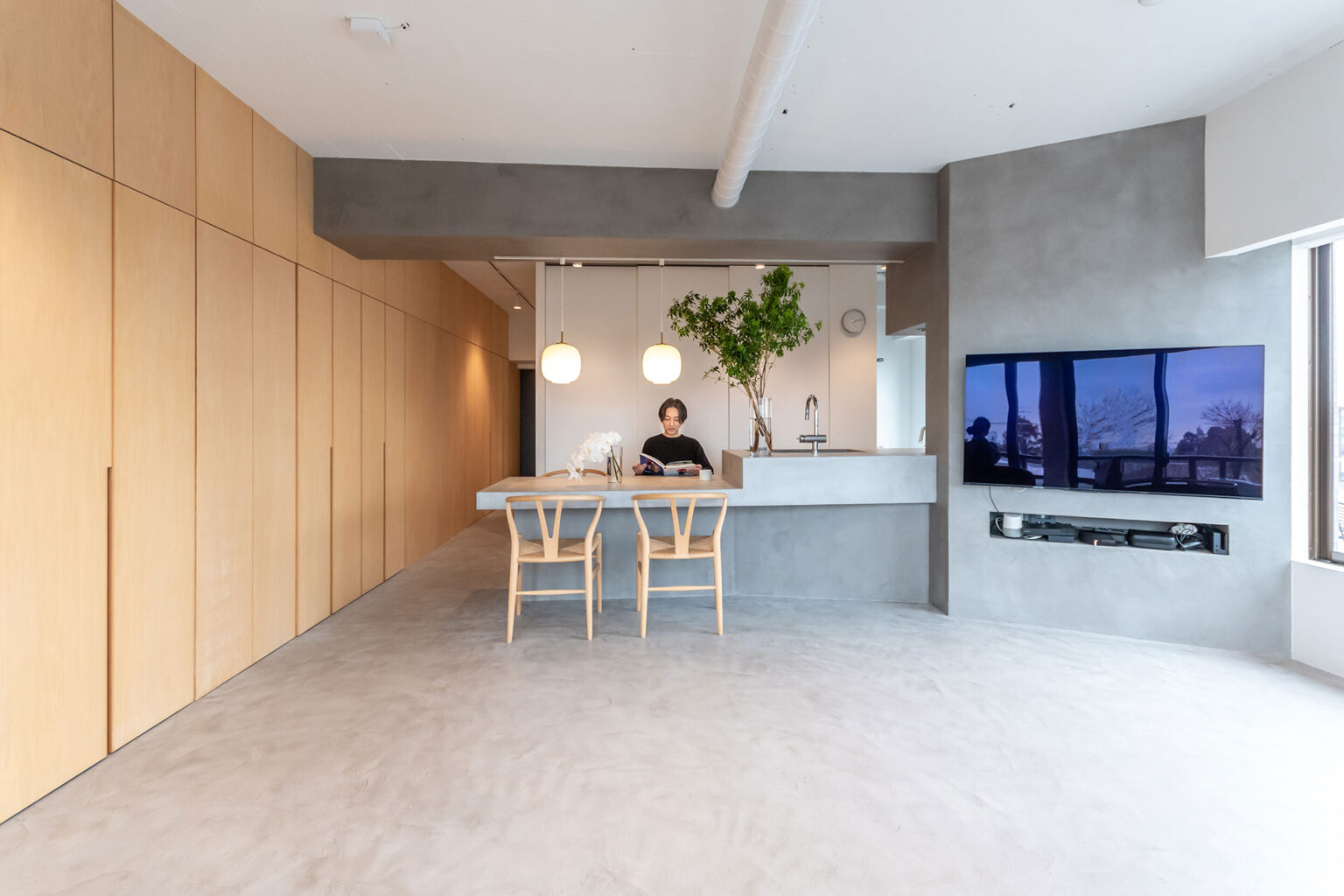 家族3人の76㎡リノベーションLDKと寝室を、木の壁で大胆に仕切る。 | ToKoSie ー トコシエ