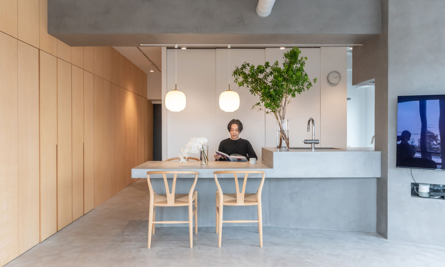 家族3人の76㎡リノベーションLDKと寝室を、木の壁で大胆に仕切る。 | ToKoSie ー トコシエ