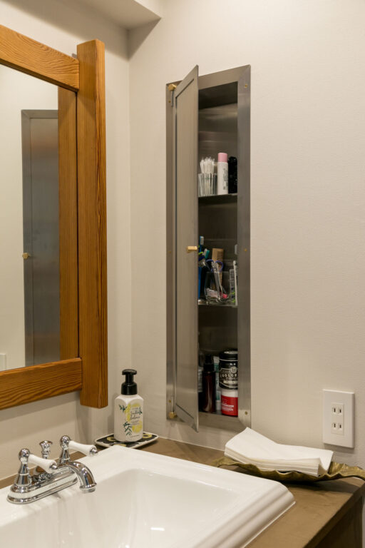 リノベで夫婦2人の空間に人気フローリストの花薫る住まい | ToKoSie ー トコシエ