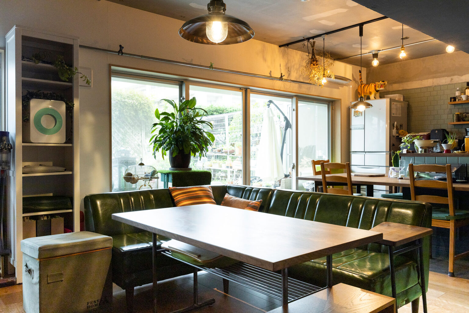 5人家族で暮らす2LDKシームレスな空間に居場所を自由に確保する | ToKoSie ー トコシエ