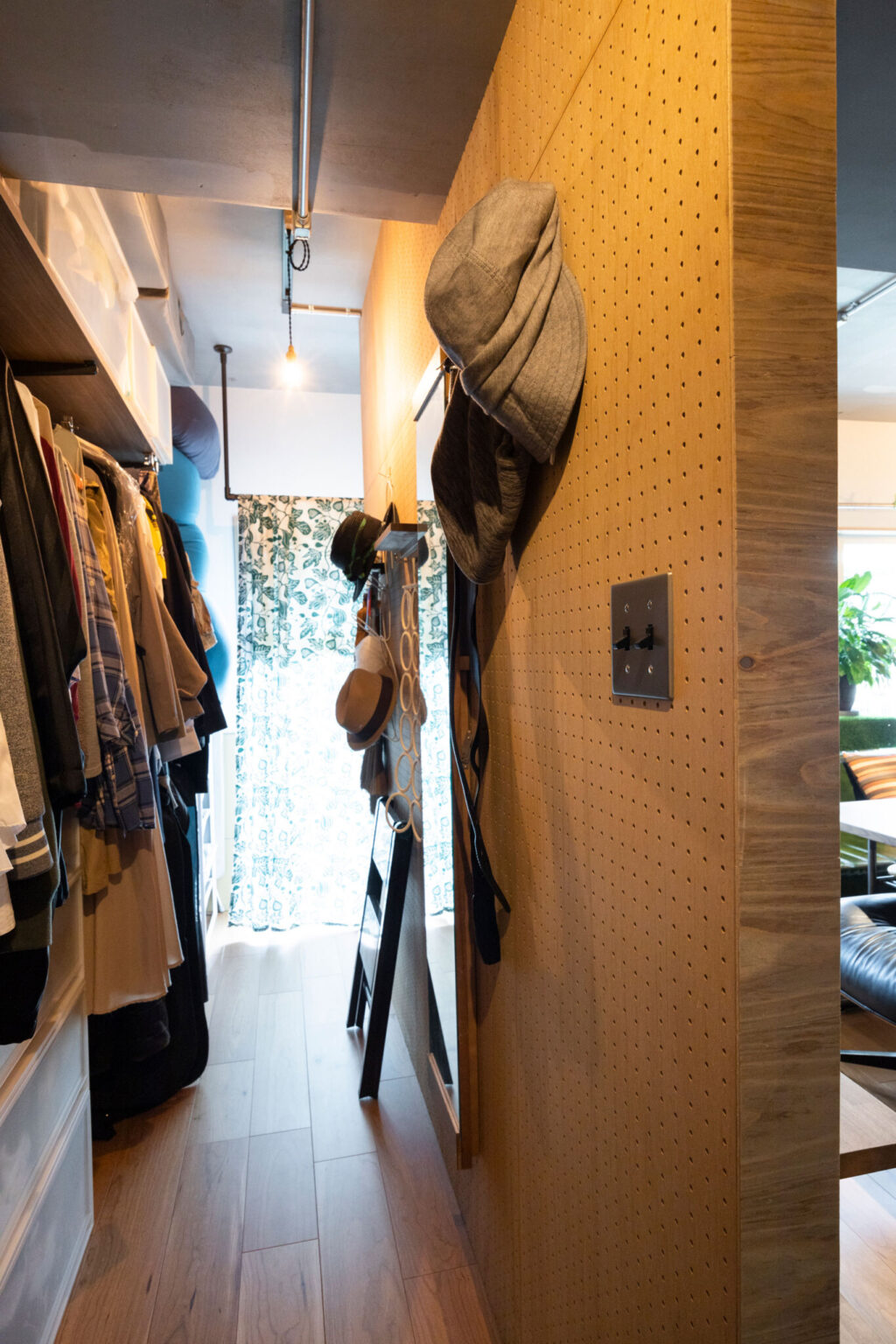 5人家族で暮らす2LDKシームレスな空間に居場所を自由に確保する | ToKoSie ー トコシエ