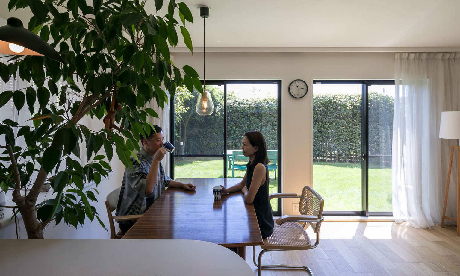 庭付きマンションのリノベーション芝生の庭がもたらす開放感を楽しむ | ToKoSie ー トコシエ