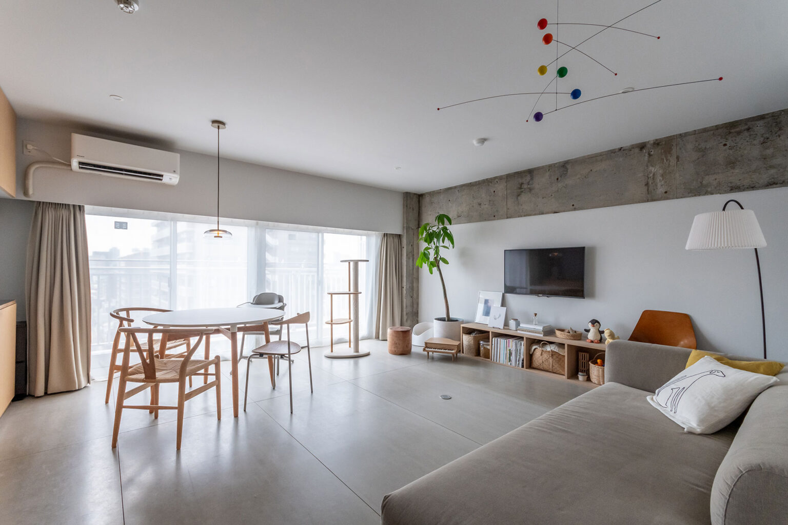 3人家族の62㎡リノベーション建築家とつくった4m超の壁付けキッチンがある住まい | ToKoSie ー トコシエ