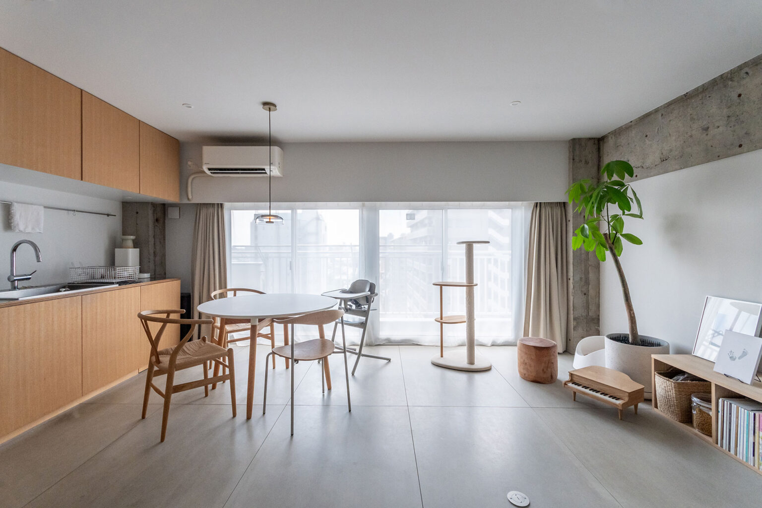 3人家族の62㎡リノベーション建築家とつくった4m超の壁付けキッチンがある住まい | ToKoSie ー トコシエ