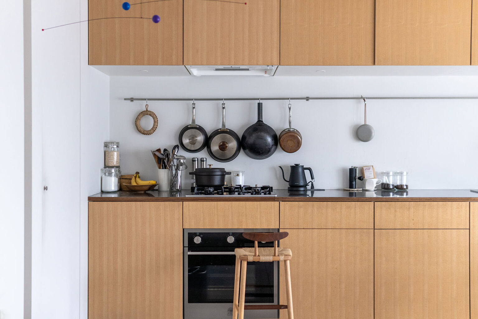 3人家族の62㎡リノベーション建築家とつくった4m超の壁付けキッチンがある住まい | ToKoSie ー トコシエ