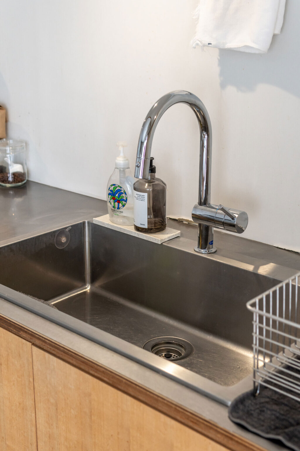 3人家族の62㎡リノベーション建築家とつくった4m超の壁付けキッチンがある住まい | ToKoSie ー トコシエ