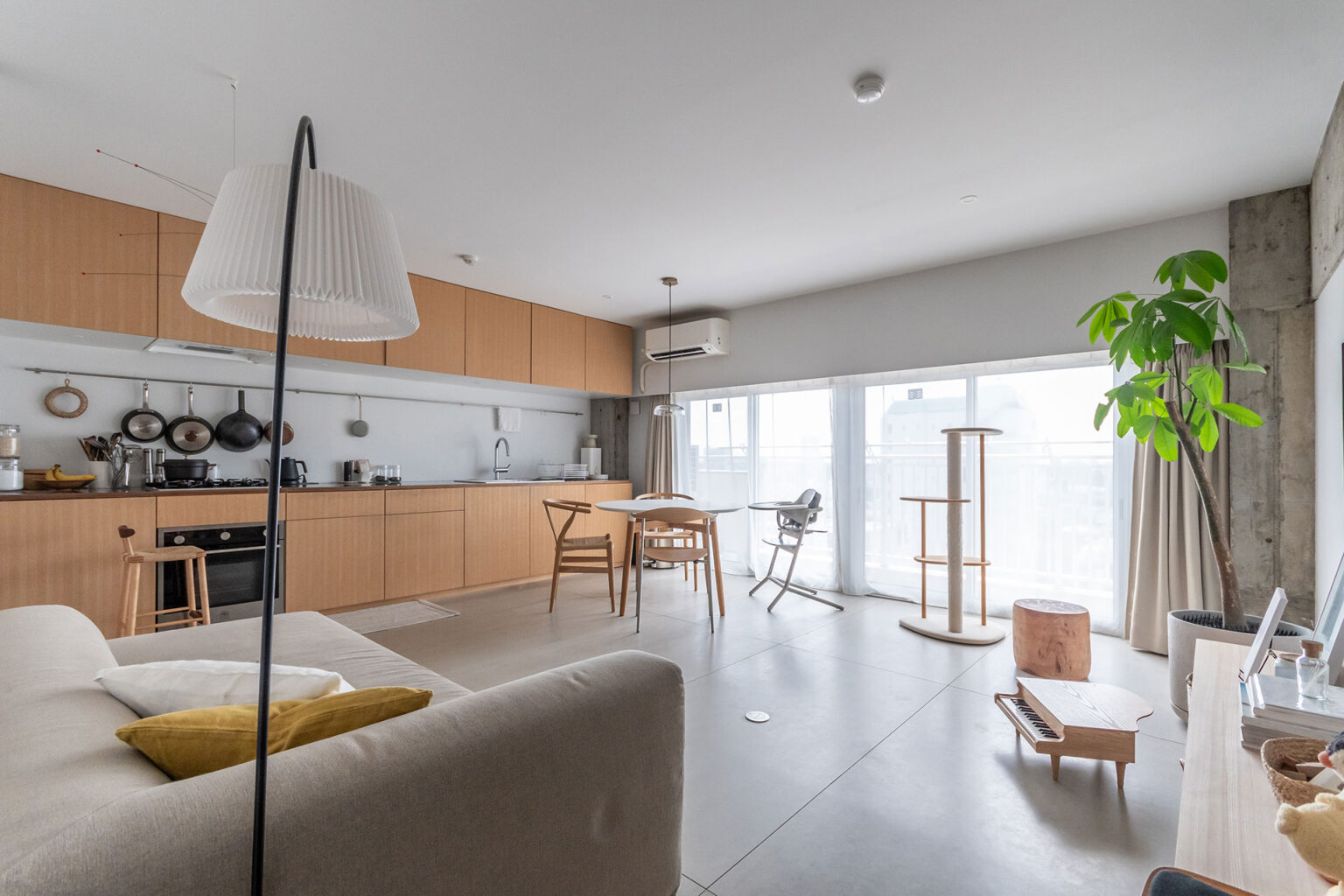 3人家族の62㎡リノベーション建築家とつくった4m超の壁付けキッチンがある住まい | ToKoSie ー トコシエ