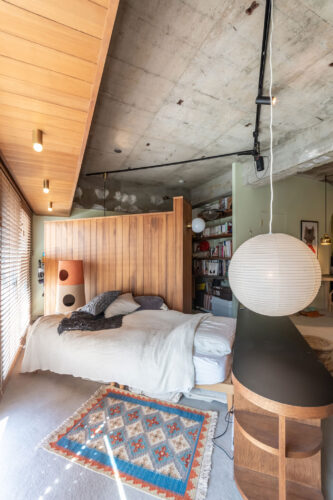 44㎡の女性ひとり暮らしリノベ斜め45度で大胆に仕切った ワンルーム・リノベーション | ToKoSie ー トコシエ