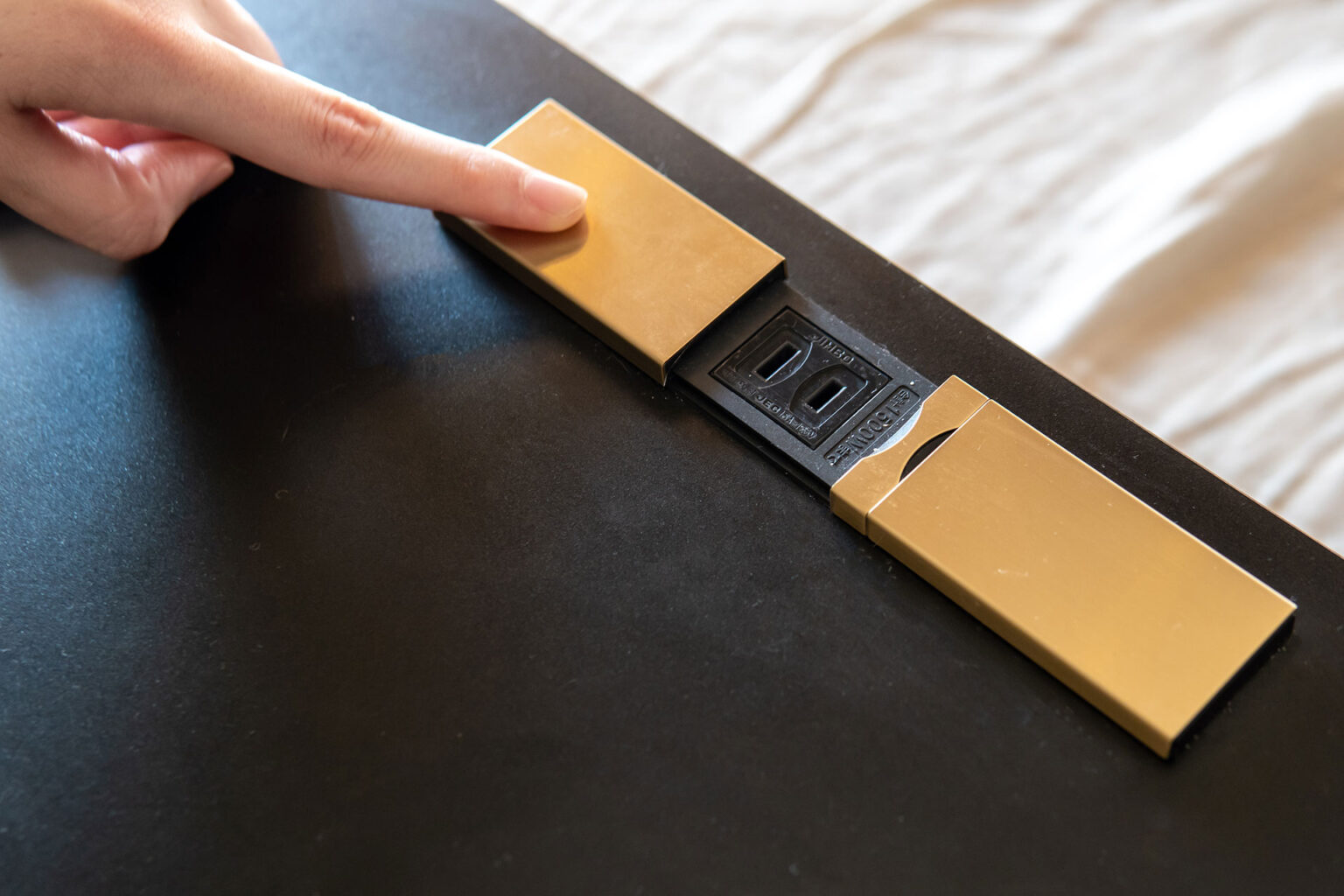 44㎡の女性ひとり暮らしリノベ斜め45度で大胆に仕切った ワンルーム・リノベーション | ToKoSie ー トコシエ