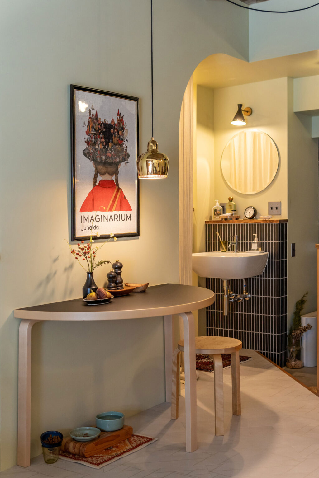 44㎡の女性ひとり暮らしリノベ斜め45度で大胆に仕切った ワンルーム・リノベーション | ToKoSie ー トコシエ