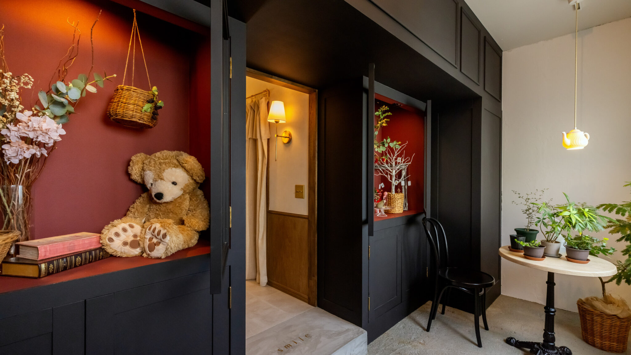 リノベーション Room Tour #062 【動画企画】ファンタジーがいっぱい ショーウィンドウな玄関ディスプレイ | ToKoSie ー トコシエ