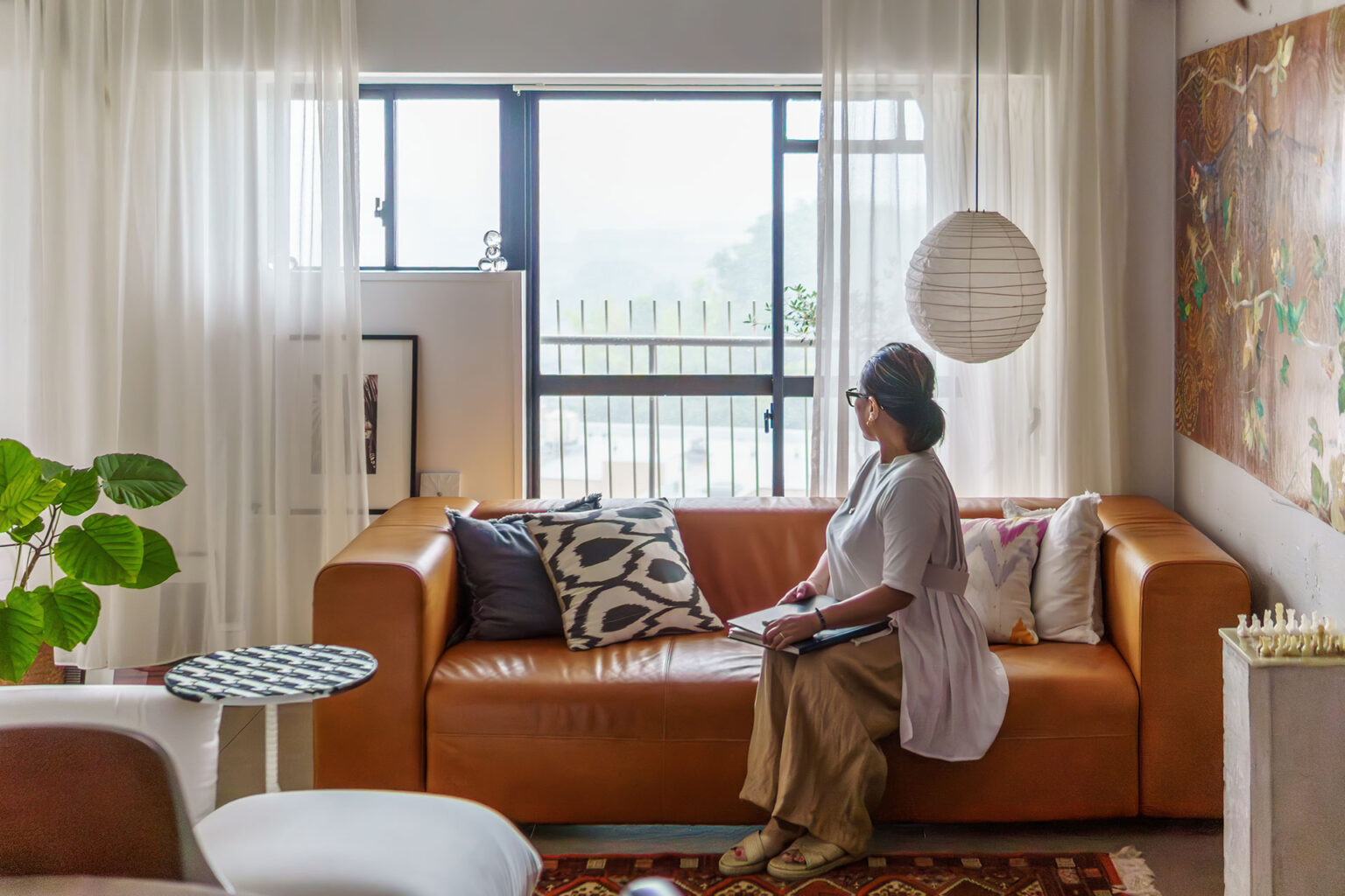 夫婦2人暮らしの65㎡ワンルーム世界を旅したジュエリーデザイナーが作るアーバンリゾートなマンションリノベ | ToKoSie ー トコシエ